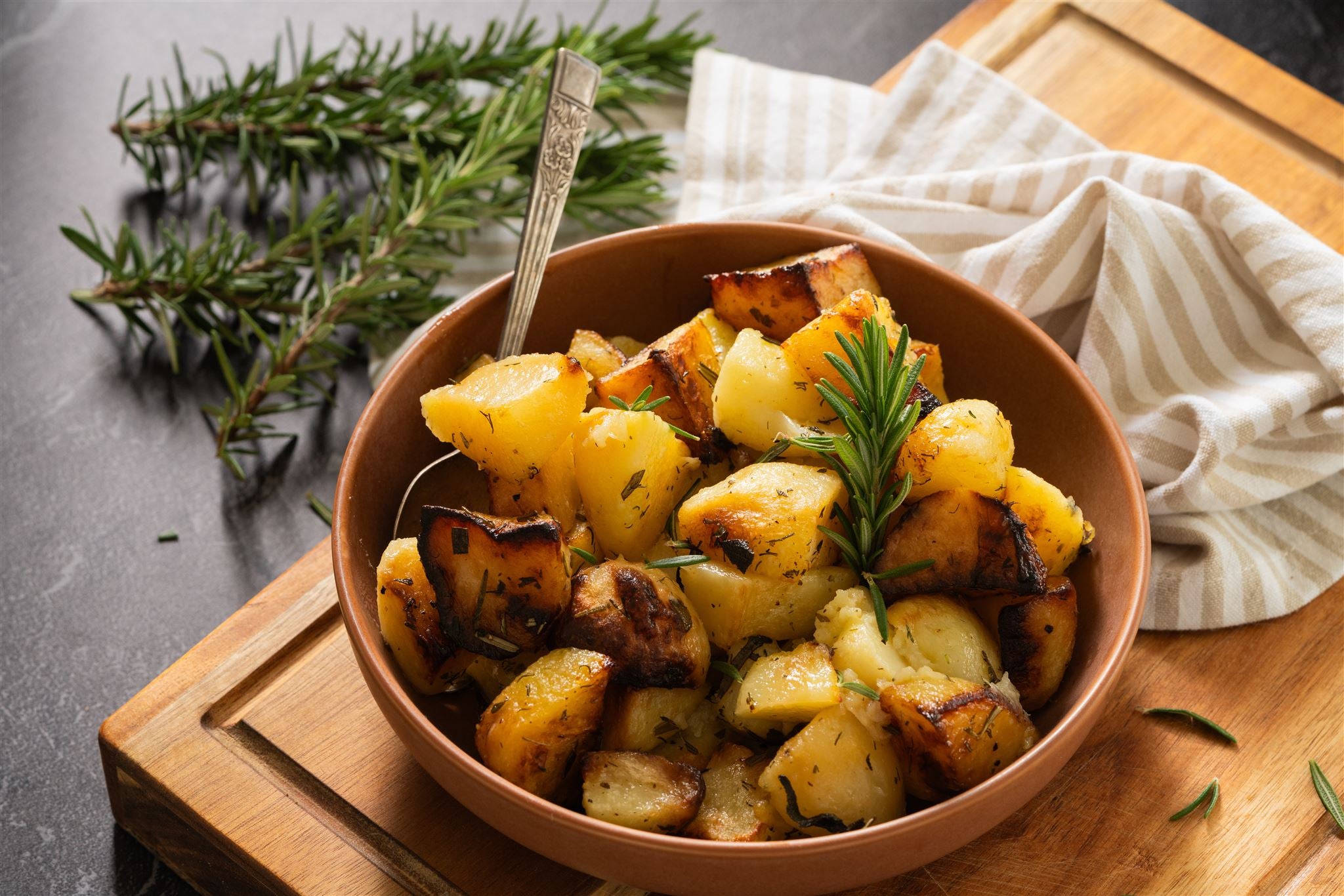 1kg Crispy Roast Potatoes | Serves 6+ – Farm Door Riverina